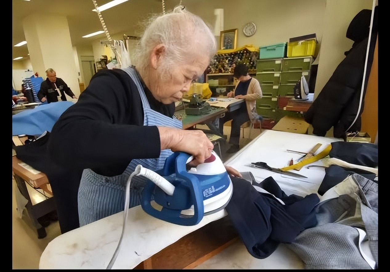 aging society! Japanese elderly retire endlessly, and they work until ...