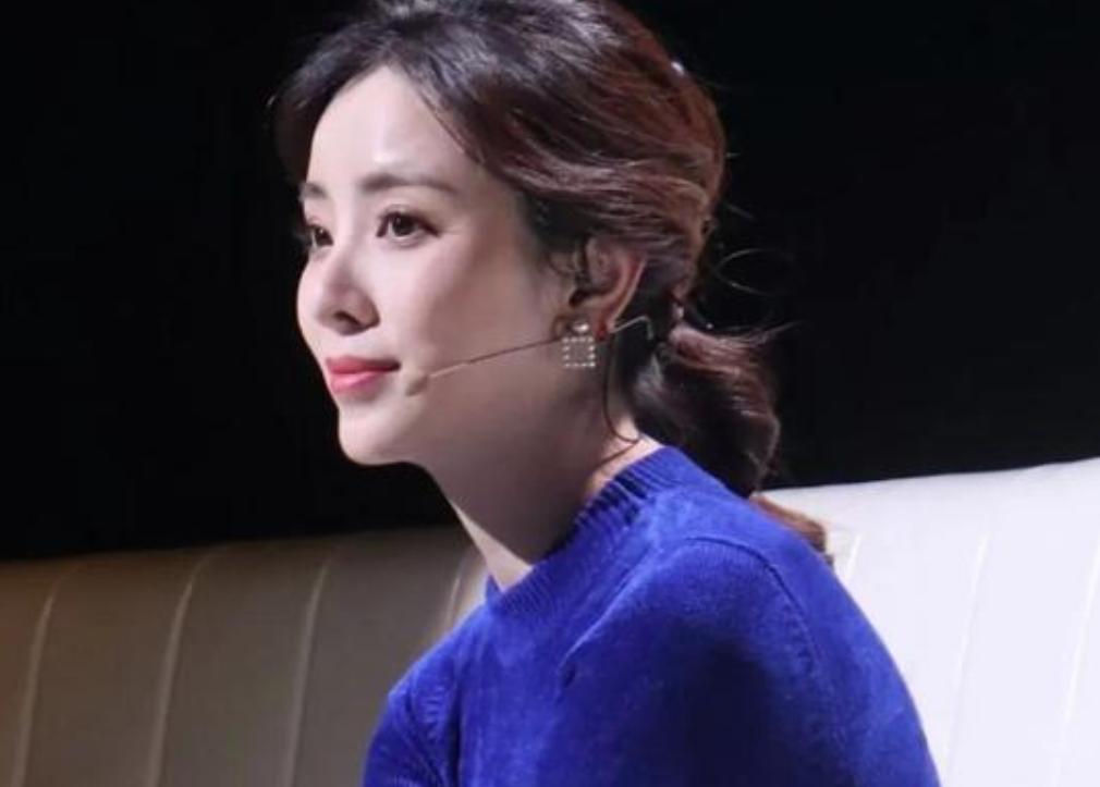 CCTV host Li Sisi: She gave birth to 2 children in 3 years and gave up ...