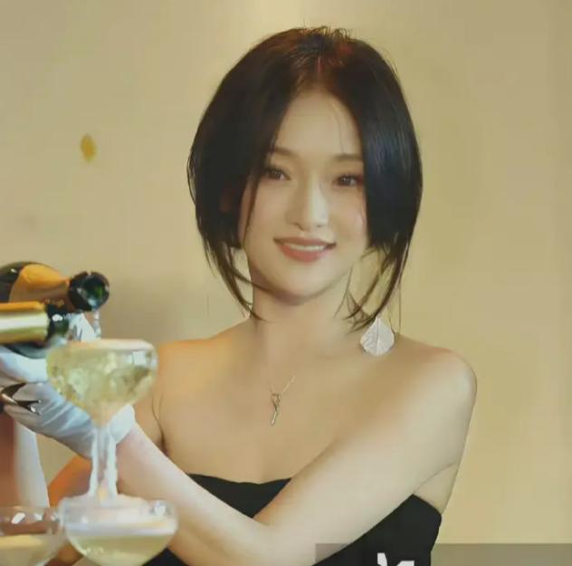 Zhou Xun's mother Chen Yiqin: The biggest wish is for her daughter to get married and become a ...