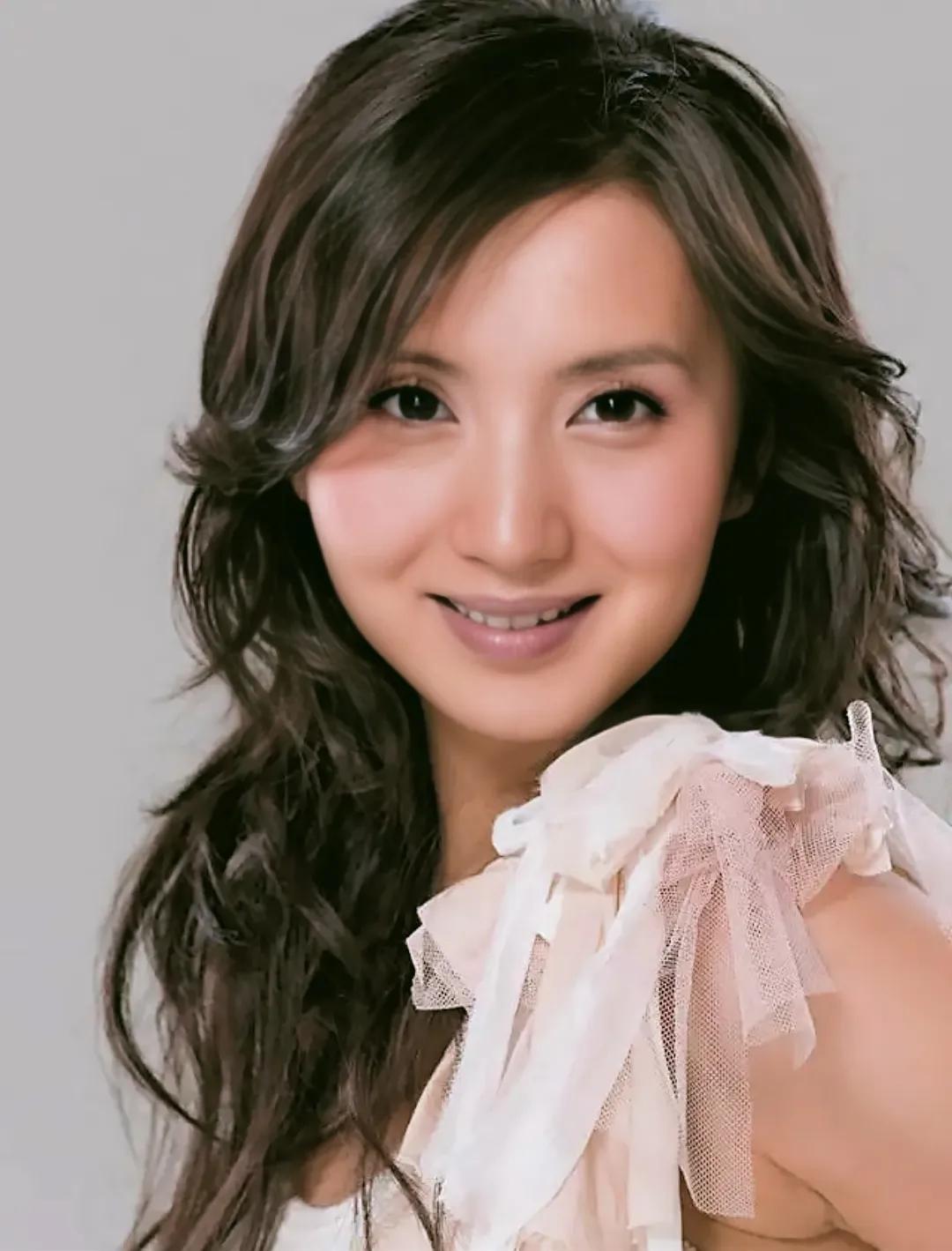 Heartthrob: Chen Hao's charming photos - iNEWS