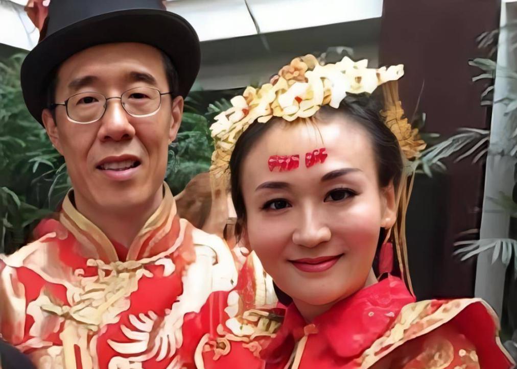 Cao Qing: She gave up her job at CCTV to marry a wealthy family ...