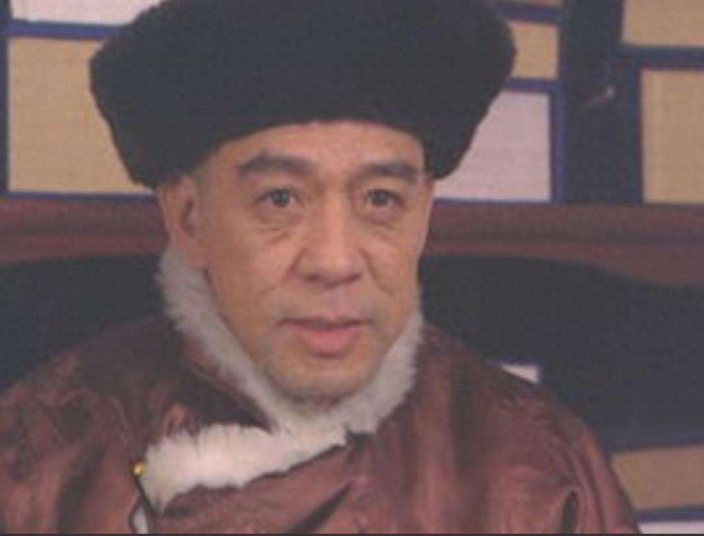 Before Kangxi died, he named a minister to be buried with him. Who was ...