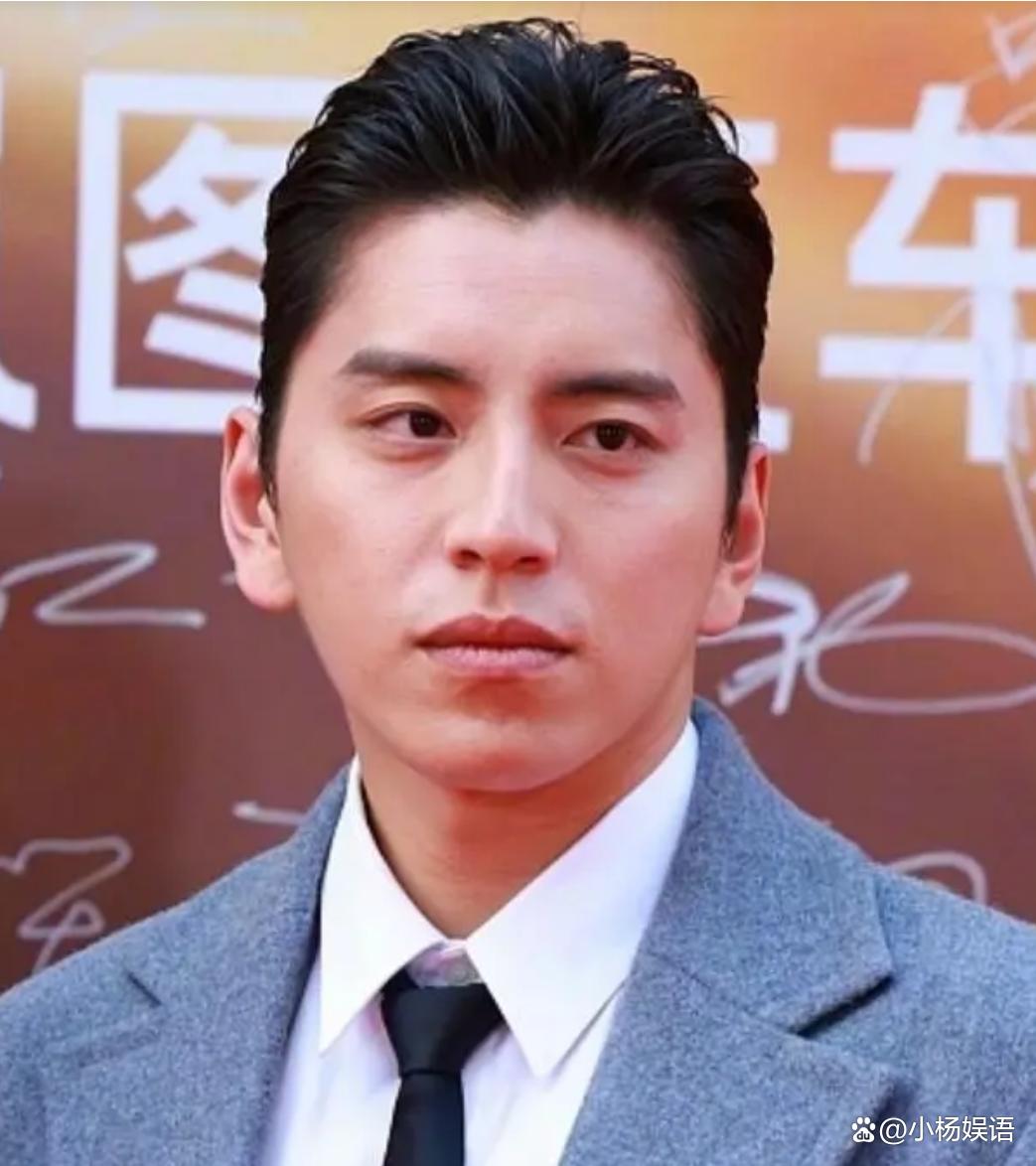 Exposure of Huabiao Award Male Celebrity Profile: Wang Yibo's eyes are ...
