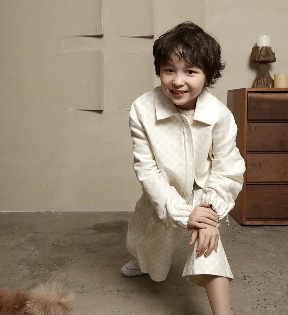 Sha Deng and her son Da Linzi made a fashion blockbuster, and her ...