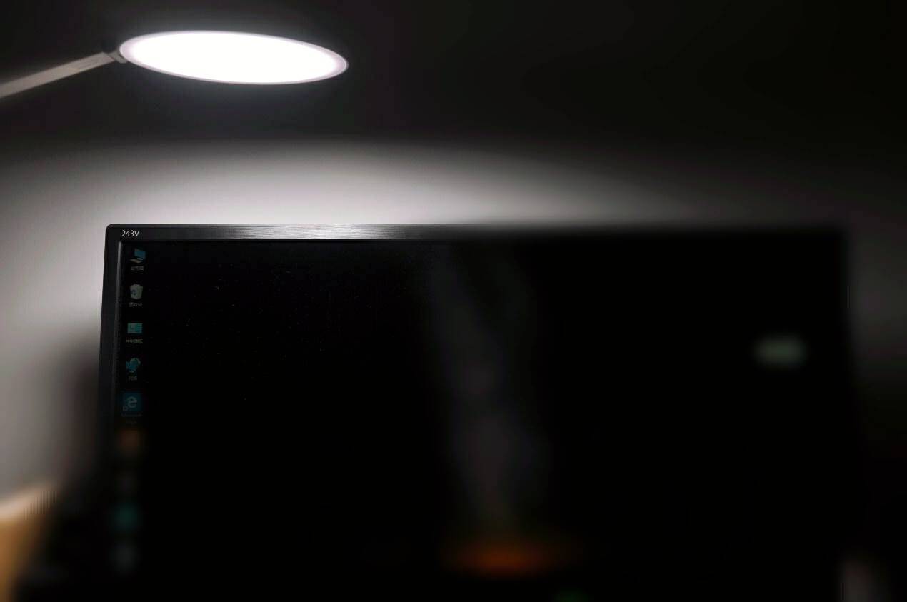 Are screen hanging lights necessary? Let's see what LYMAX says about ...