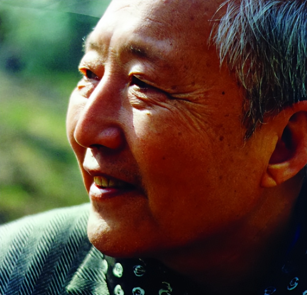 So it was: 9 years after he passed away, his widow Li Manyi was still ...