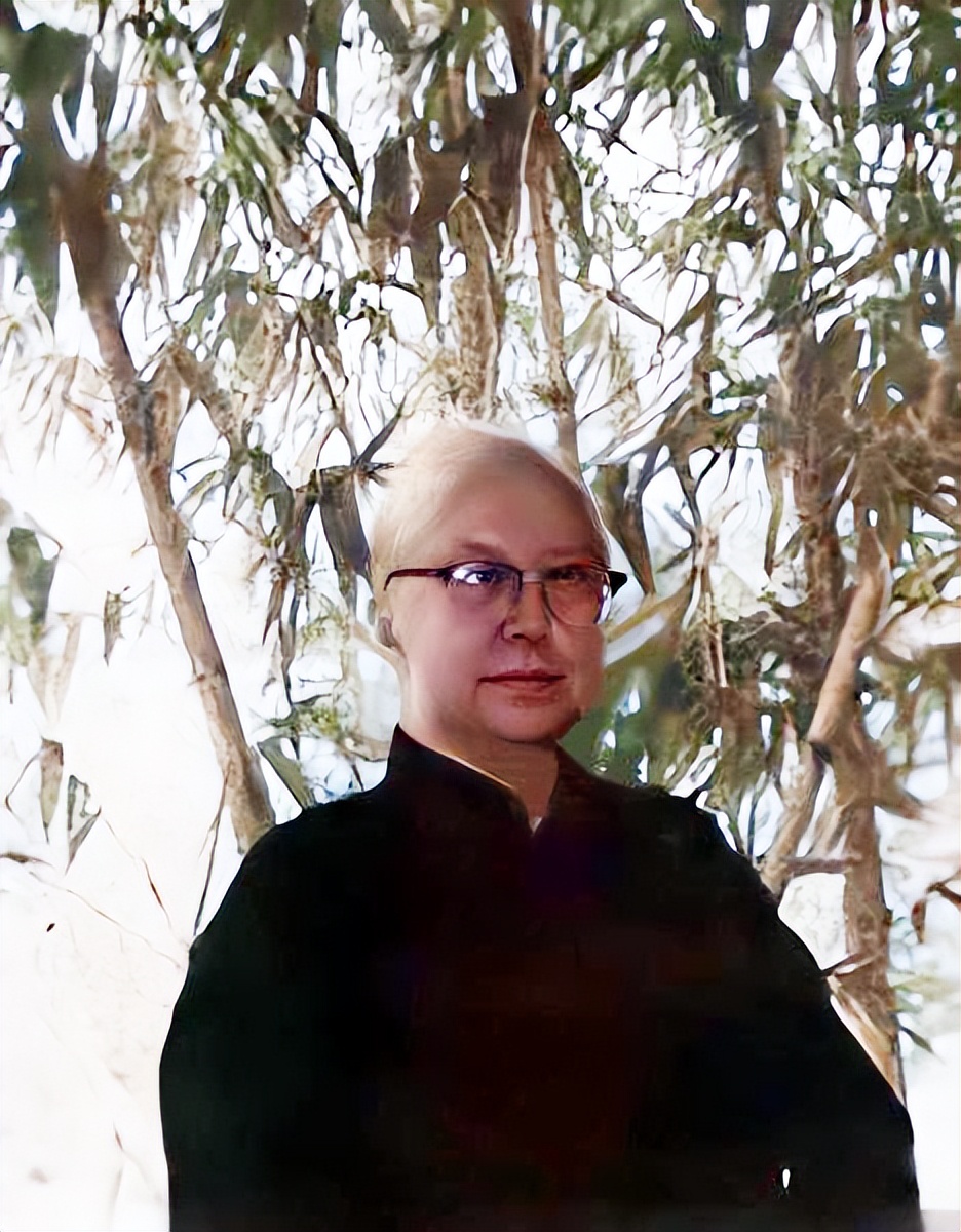 Qiong Yao: Experienced 3 men's ups and downs in love, love and love in life turned into flowers ...