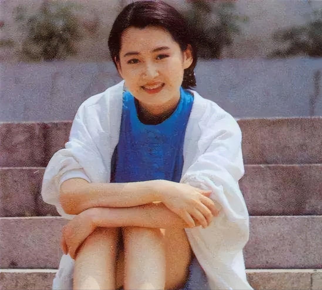 "Flirty, young and old take all", Xu Qing, who is over half a hundred ...