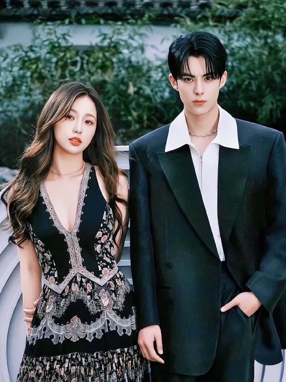 Wang Hedi and Yu Shuxin appeared hand in hand, and the love affair ...