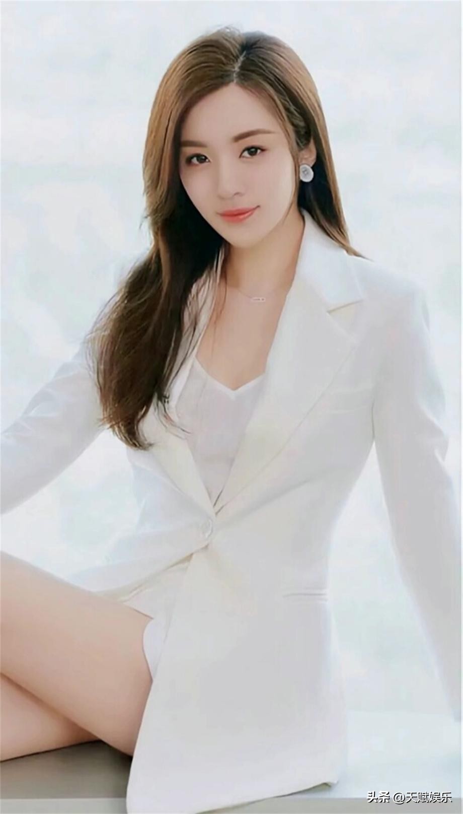 Actor Wang Xiaochen photo album "Five" - iMedia