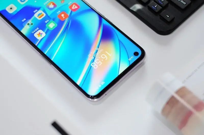 Buying a mobile phone is not a big deal. These three "price-friendly ...