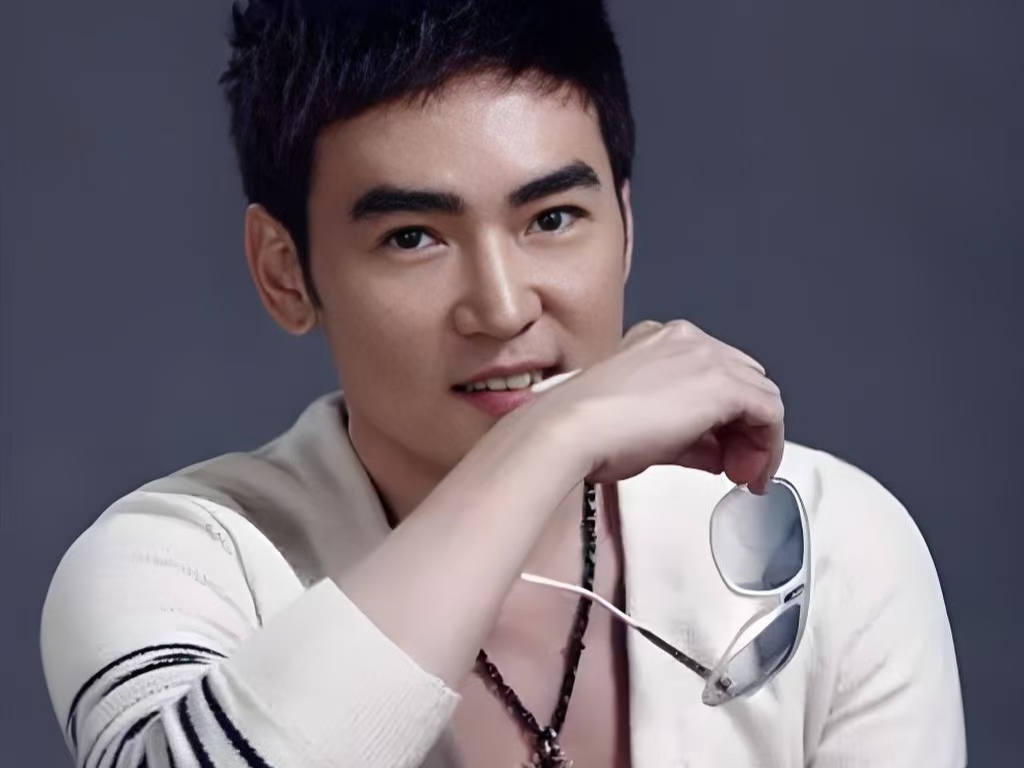 Jiao Enjun: The immortal legend of the ancient costume male god in the ...