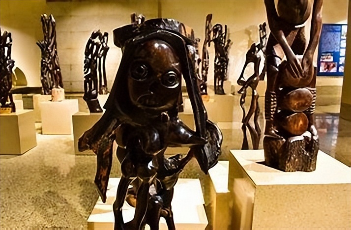 What is the status of Makonde woodcarving art in Makonde culture? What ...