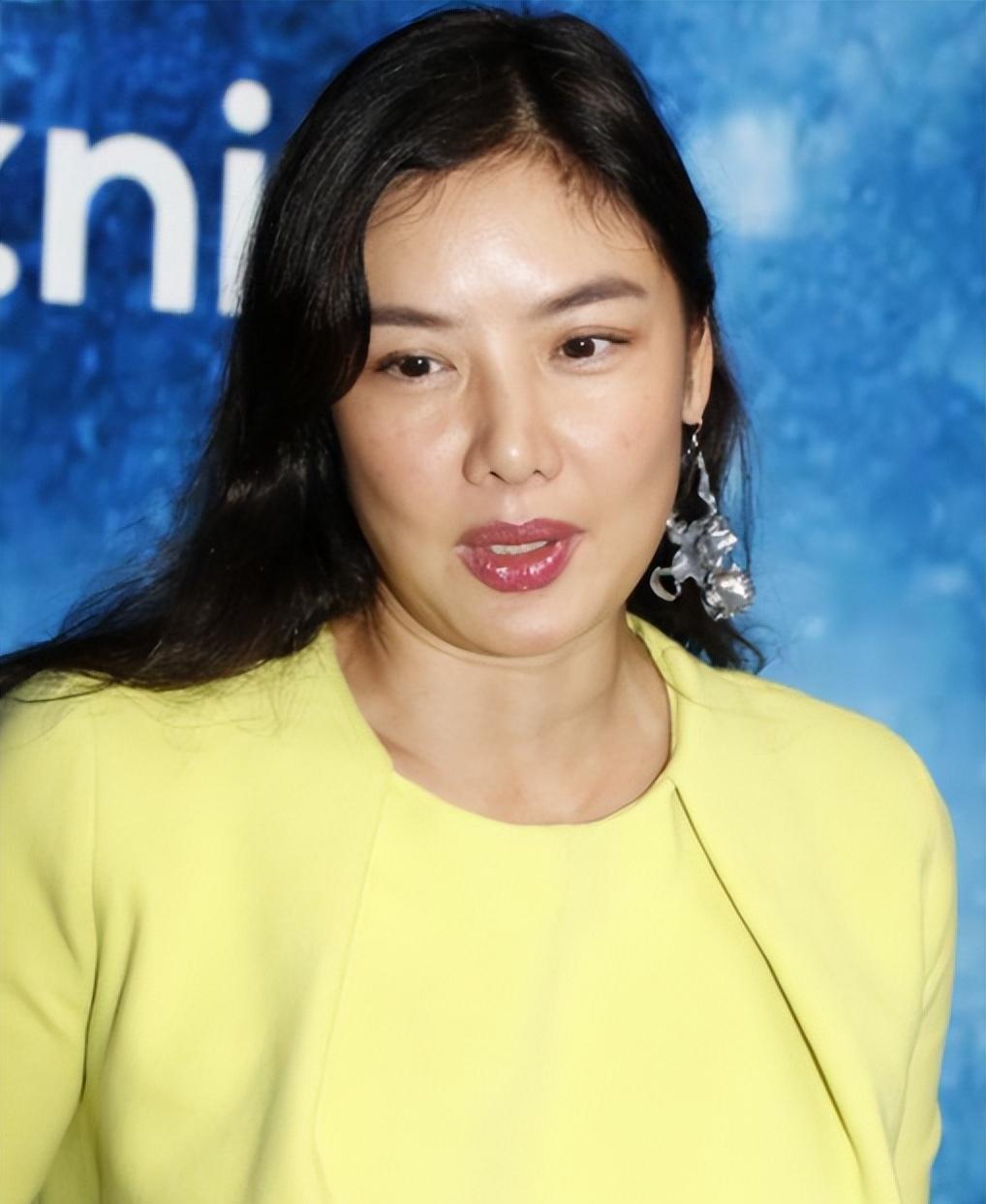 Lok Jier publicly admitted that she was divorcing her second marriage ...