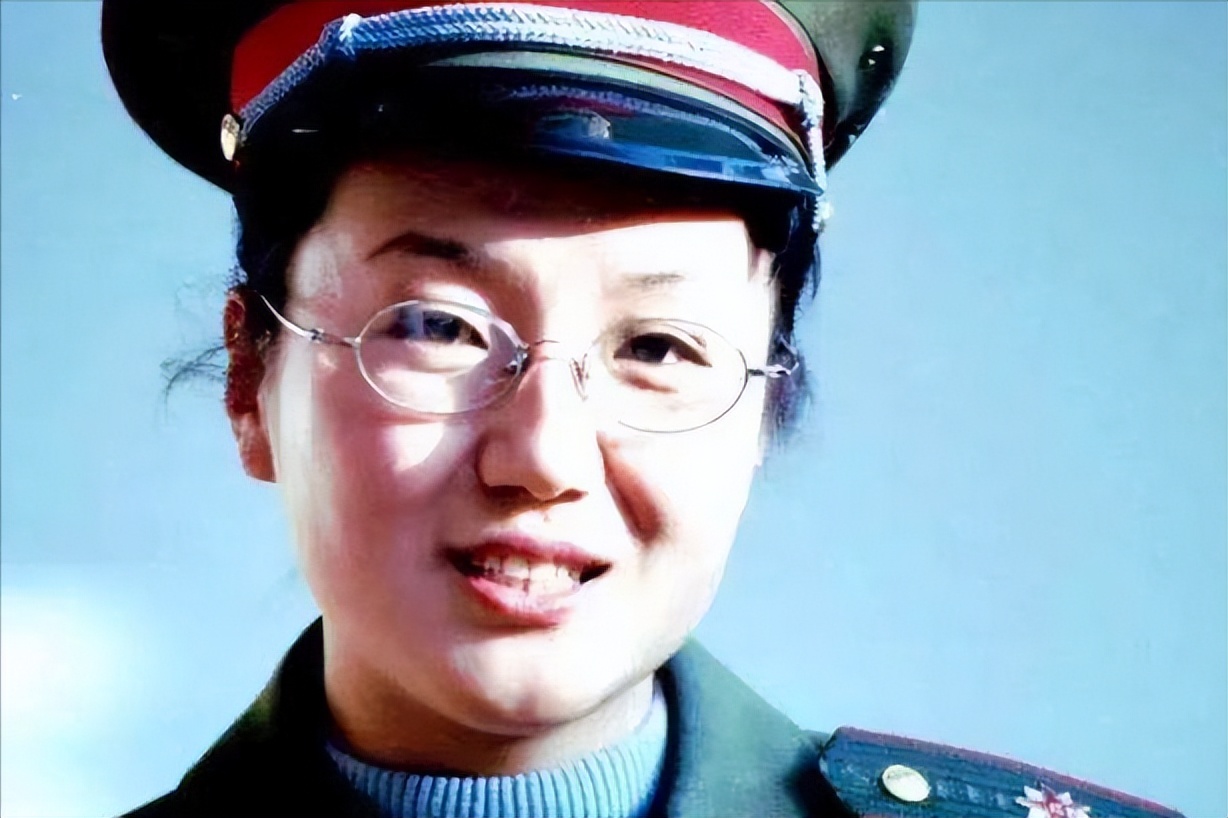 "The Goddess of the Rocket Army" Li Li, sharp military commentary ...