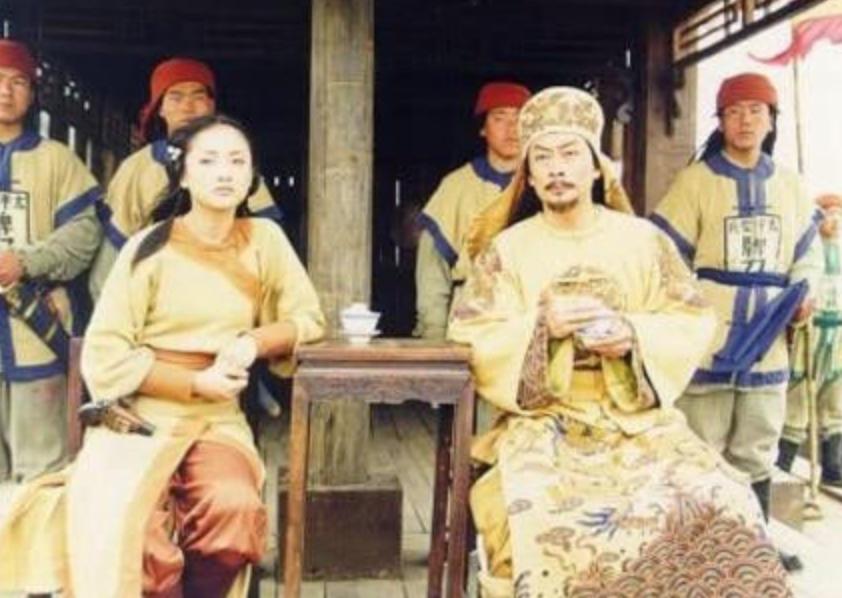 After Hong Xiuquan became the "Emperor", what was he doing without ...
