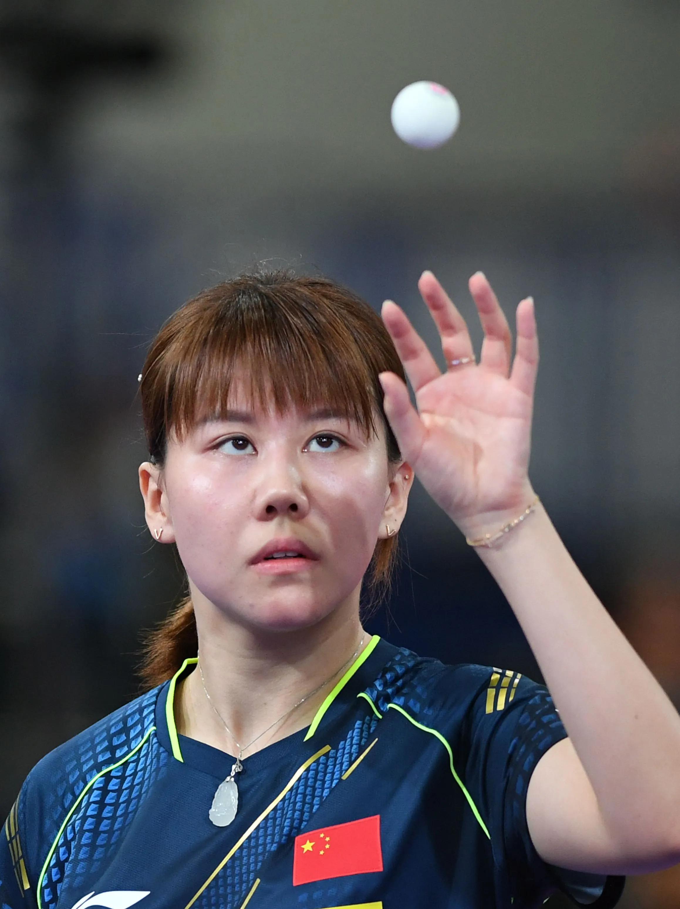 World champion Chen Xingtong swept Belgard 4/0 in the first singles ...