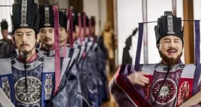 What were the reforms of the official system during the reign of King ...