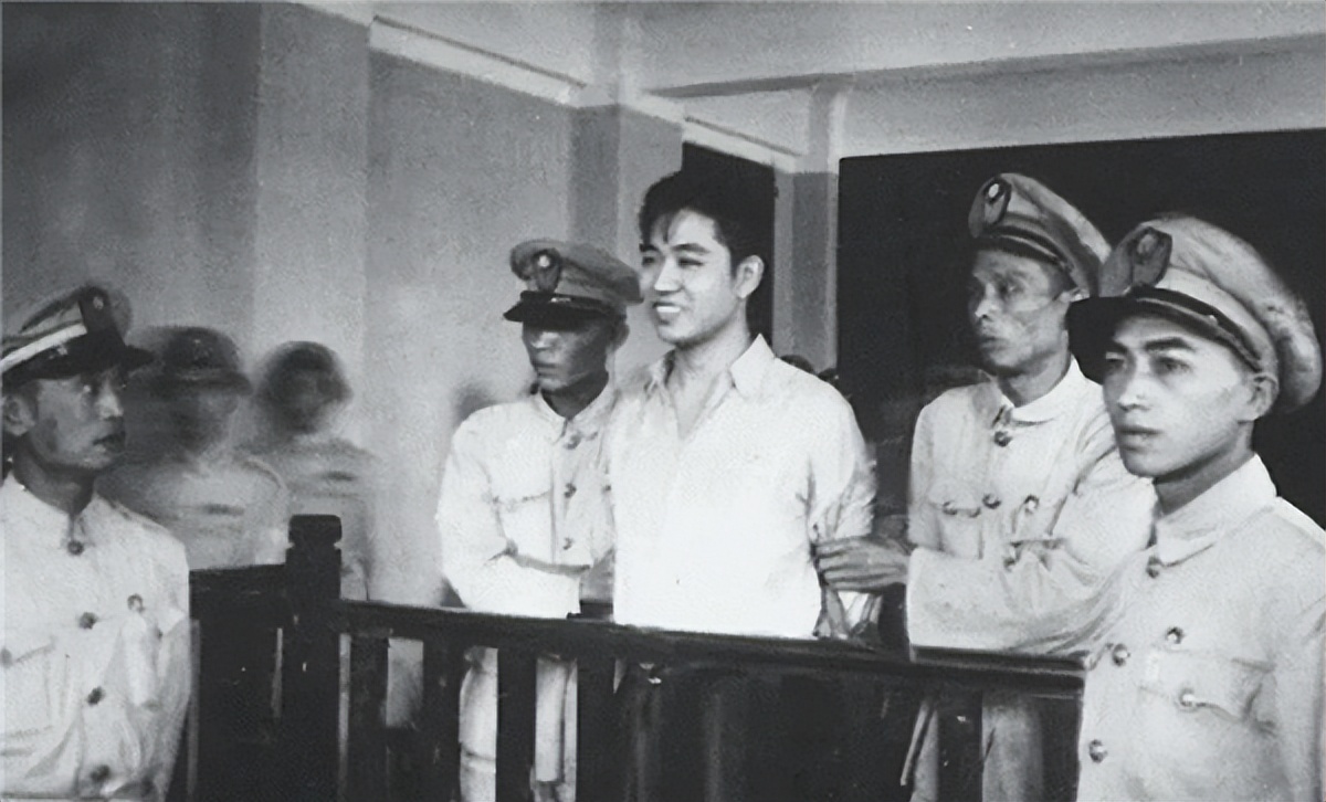 Hearing that he was sentenced to death, Wang Xiaohe smiled. Two days ...