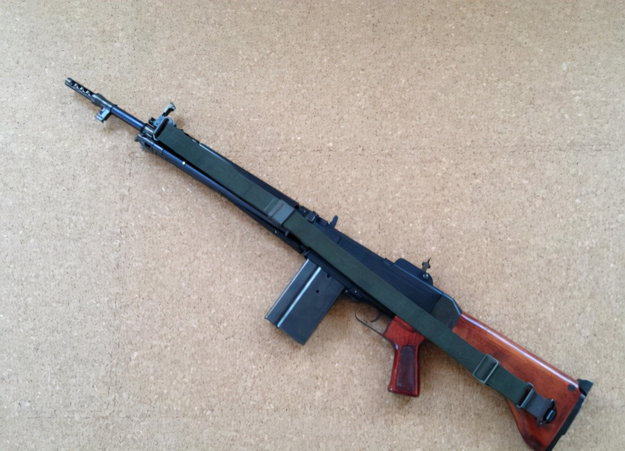 Japan's "Short Gun and Long Knife" 64-type automatic rifle, with a ...