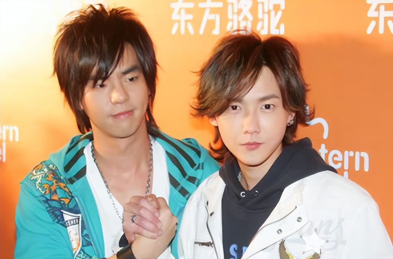 When he returned, he was still the young man in white, but he was Huang ...