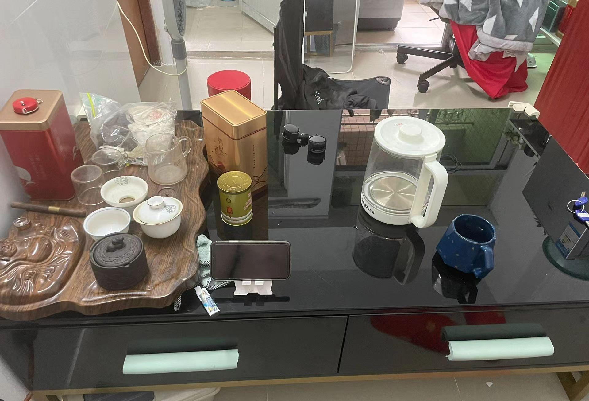 My family has three of the "eight idle items" in Chinese families ...