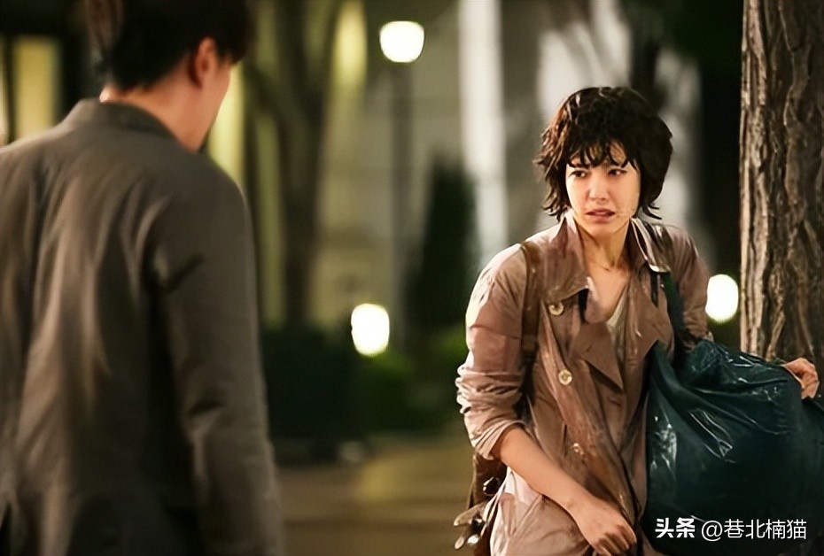 An inadvertent look back, seemingly innocuous, is actually a series of ...