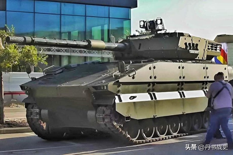 Israeli Sabrah light tank, two modes for you to choose - iNEWS