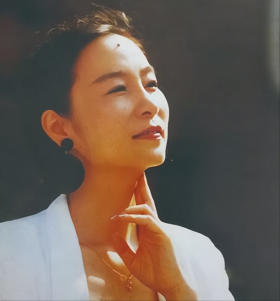 Actor Xi Meijuan: Divorced without confinement, single mother for 27 ...