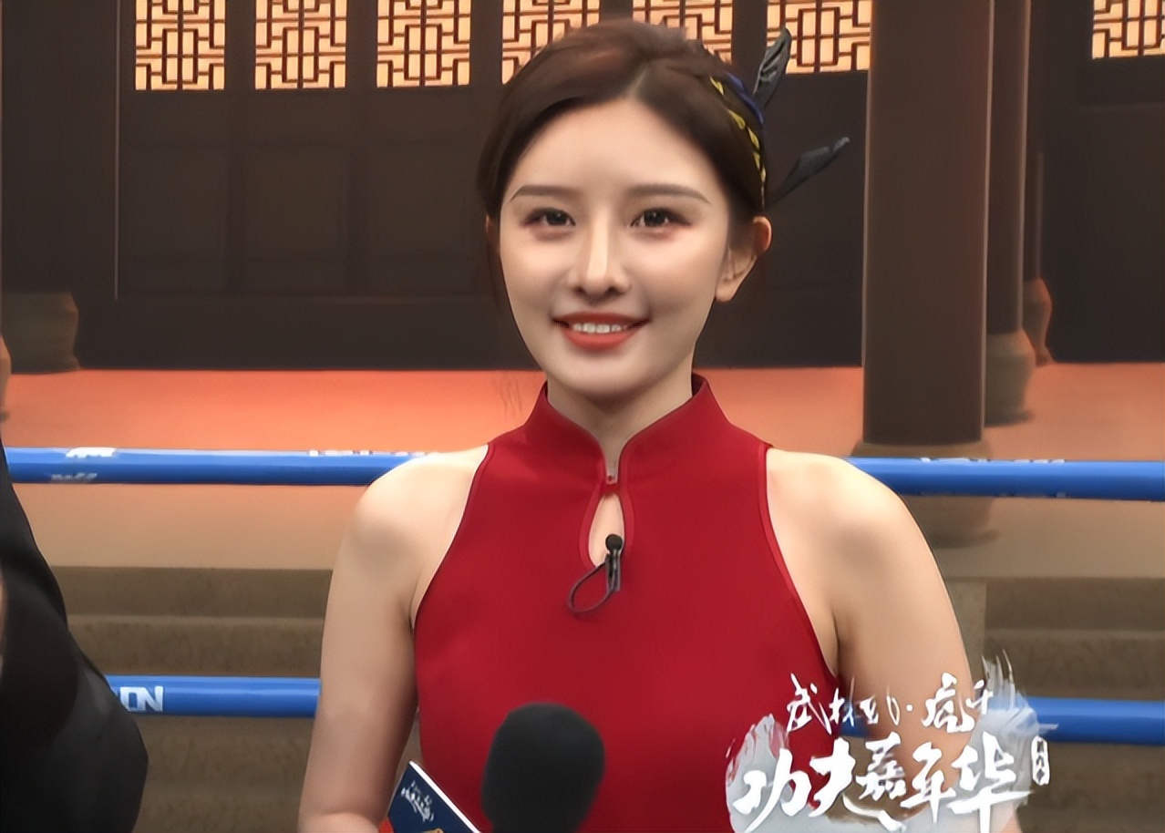 Lin Qiqi's hosting skills are amazing, Jin Mimi is also full of ...
