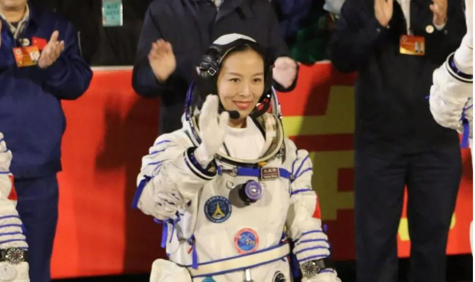 Astronaut Wang Yaping successfully landed after a 183-day business trip ...