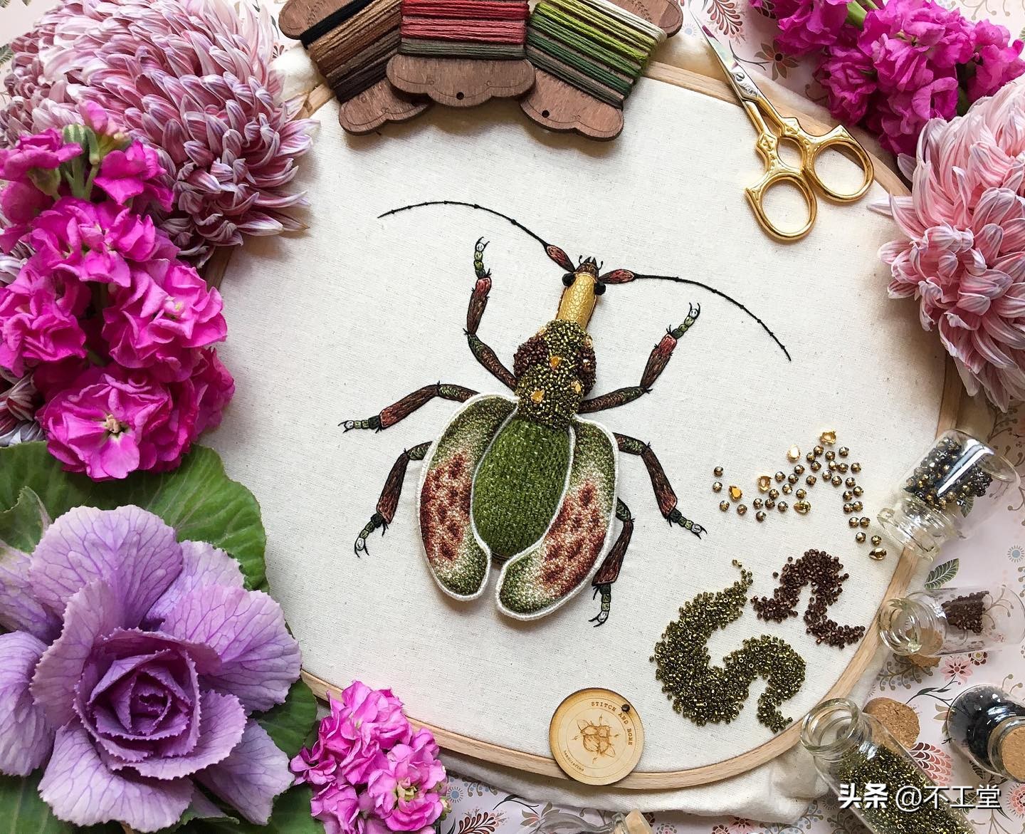 High-end three-dimensional insect bead embroidery - iMedia