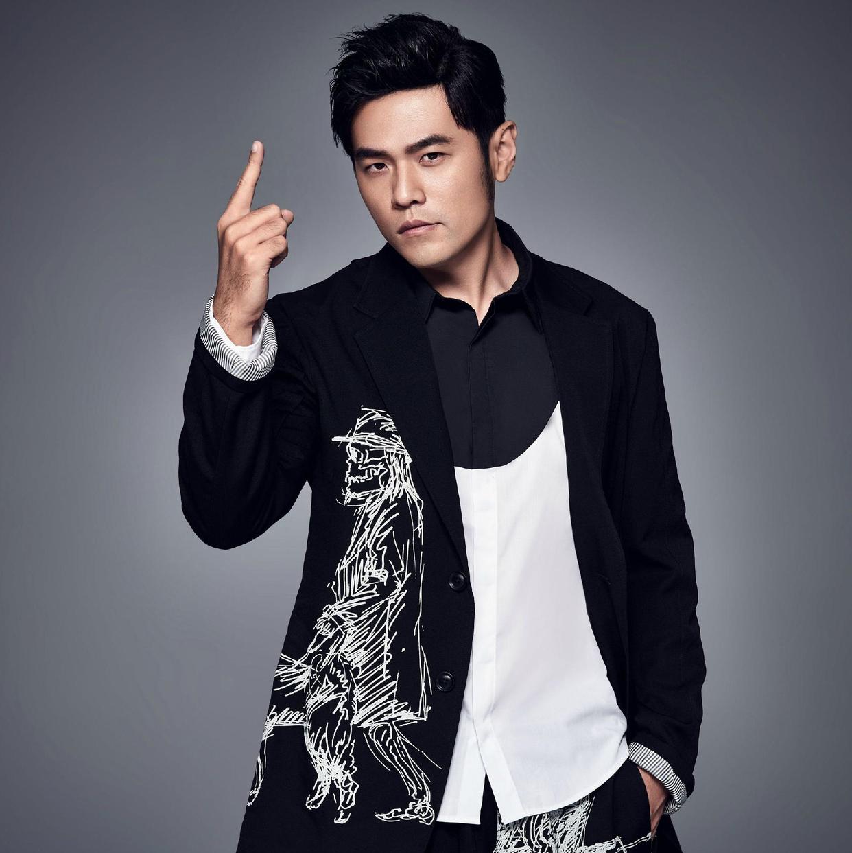Kunling Jay Chou is in the same frame as the football god Messi, and ...