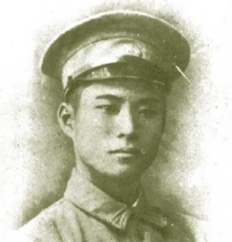 In 1977, 73-year-old Huang Wei burst into tears in front of Fang Zhimin ...