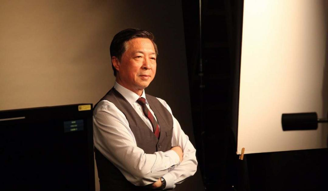 Face-to-face with He Liangliang, the famous talker of Phoenix Satellite TV, and talk about ...