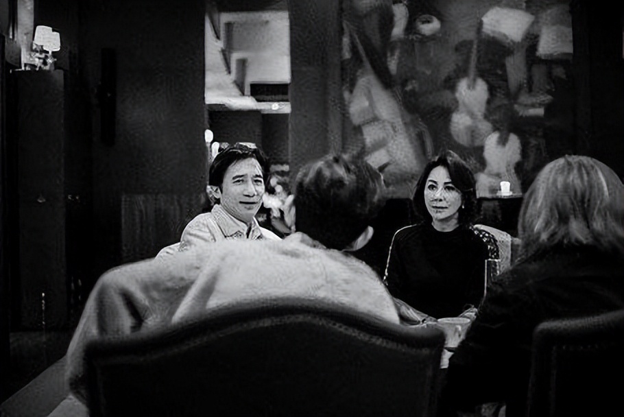Wu Junru basks in Tony Leung, Carina Lau's party photos, 40 years of friendship is enviable - iNEWS