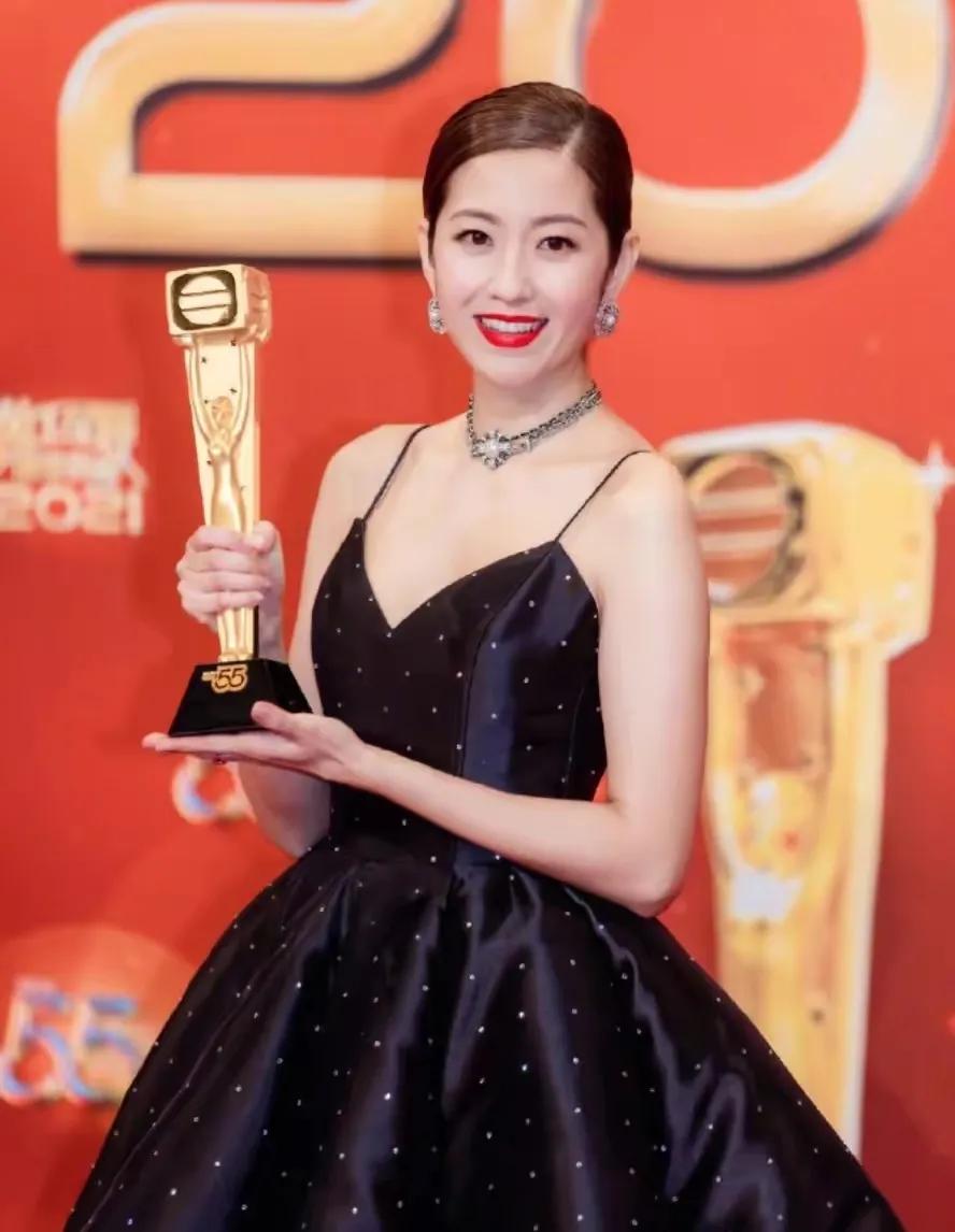 With a photo, Chen Ziyao, who became the goddess of otaku, married a ...
