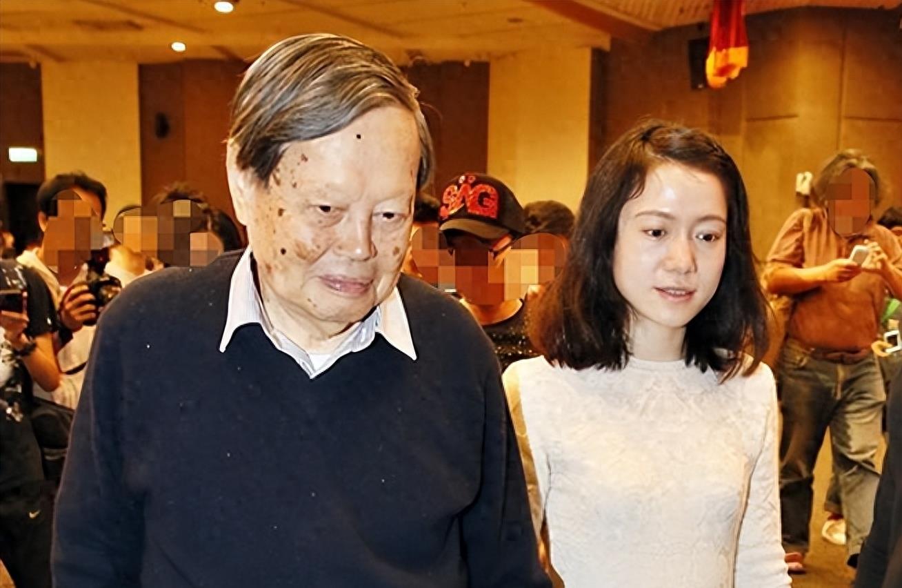 Chen Ning Yang's relatives revealed Weng Fan's true identity. Weng Fan stopped hiding and ...