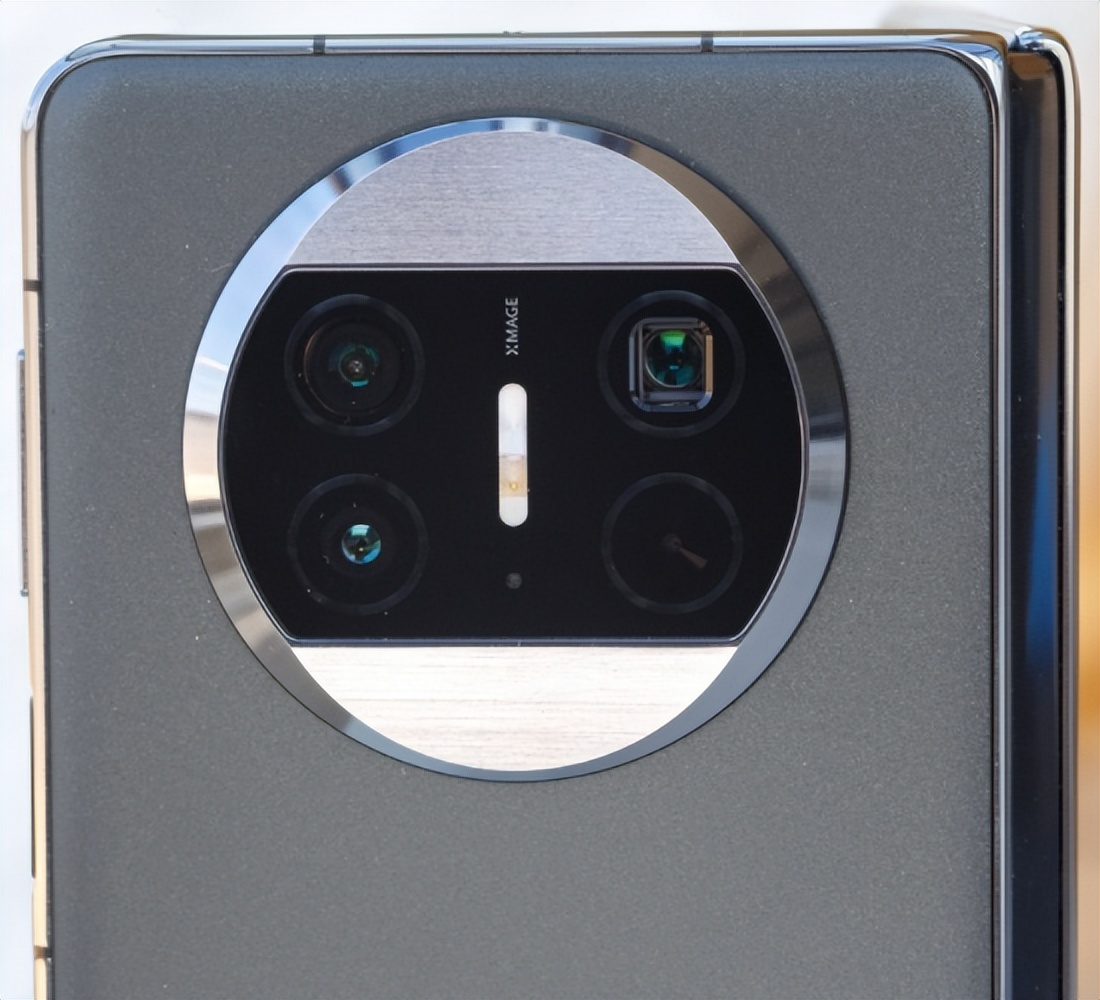 Huawei Mate X3 review: Finely crafted, an amazing phone - iMedia