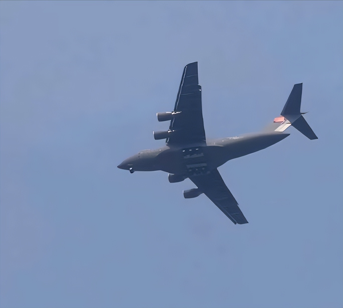 New pictures of Yun-20B are exposed again, the four turbofan-20 are ...