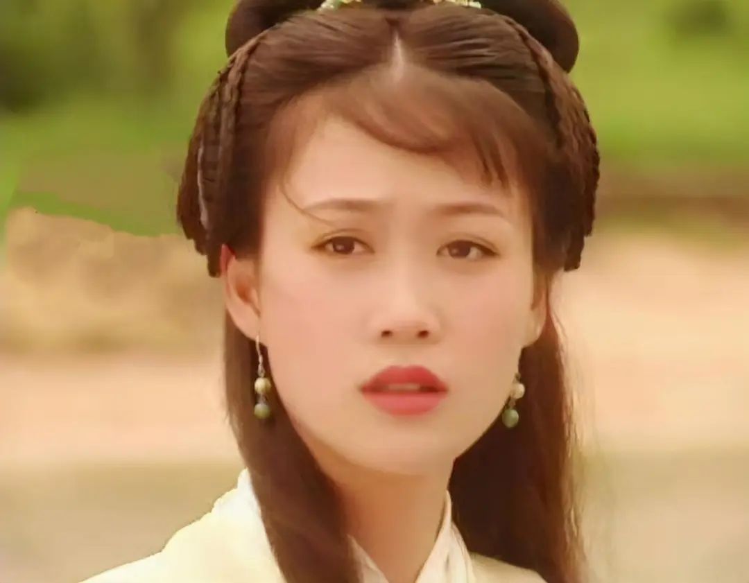 Liang Xiaobing took a recent photo, 52 years old and 25 temperament ...