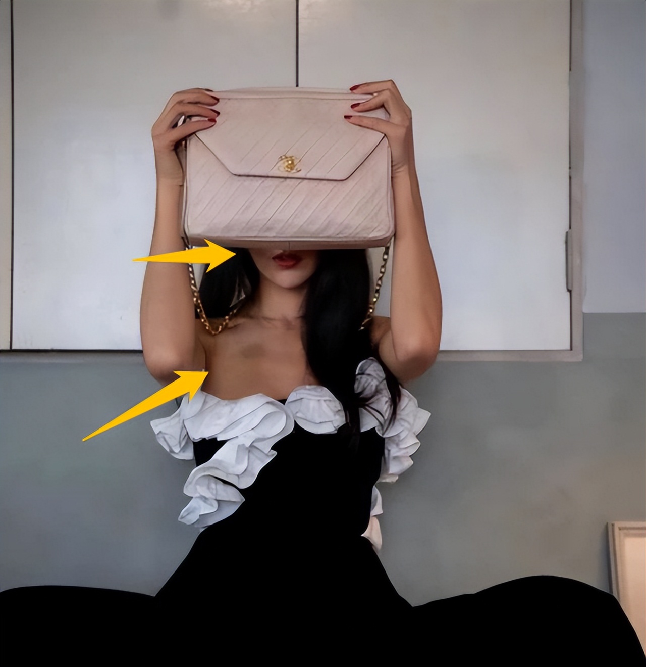 Wu Suling responded with a photo in Changwen, with obvious bruises on her body, netizen: Cao Ge ...