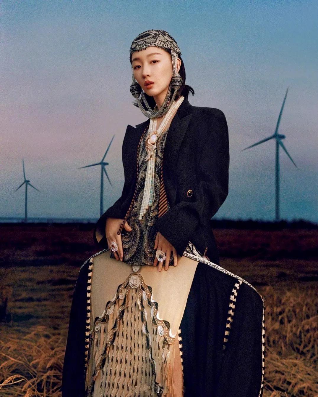 Zhou Dongyu deduces LV 2022 spring and summer women's clothing series - iNEWS