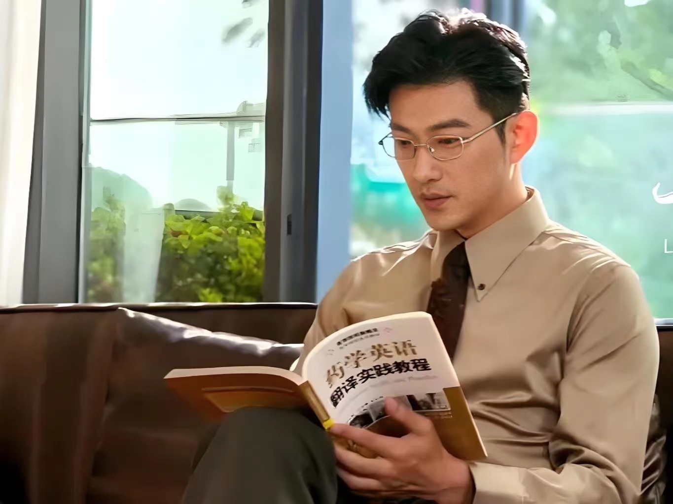 Yu Long, the male god of short dramas, is a legend forged with justice ...