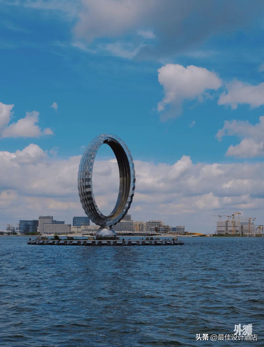 A model of a resort hotel that does not leave Shanghai, is to turn ...