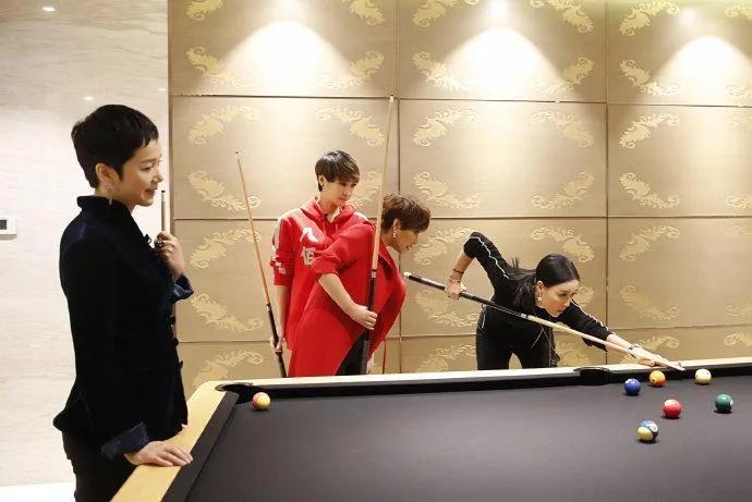 Na Ying, Jiang Wenli and other four good sisters gathered together to ...