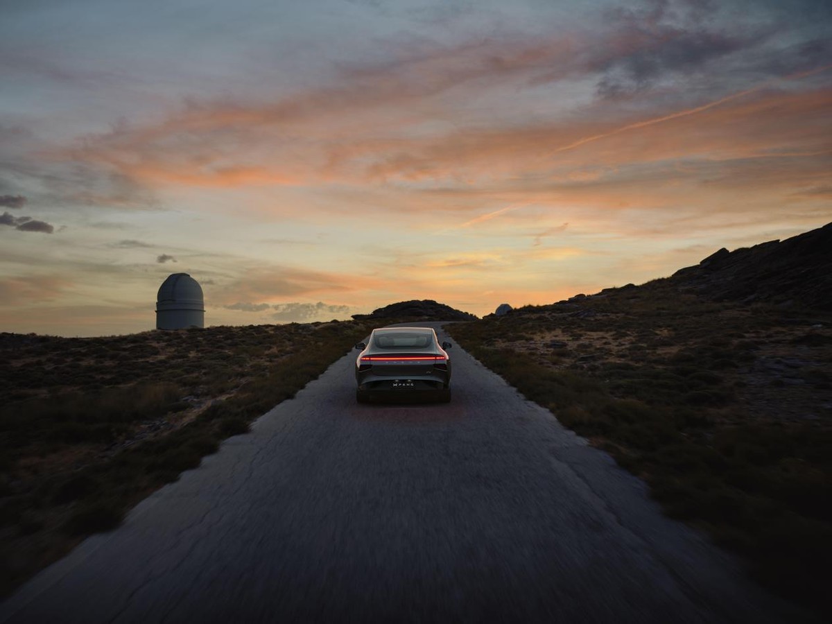 The fastest pure electric new force model to complete 100,000 mass ...