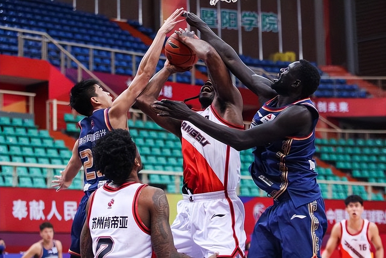 He was fined 80,000 yuan for scolding his opponent as a "mad dog" at ...