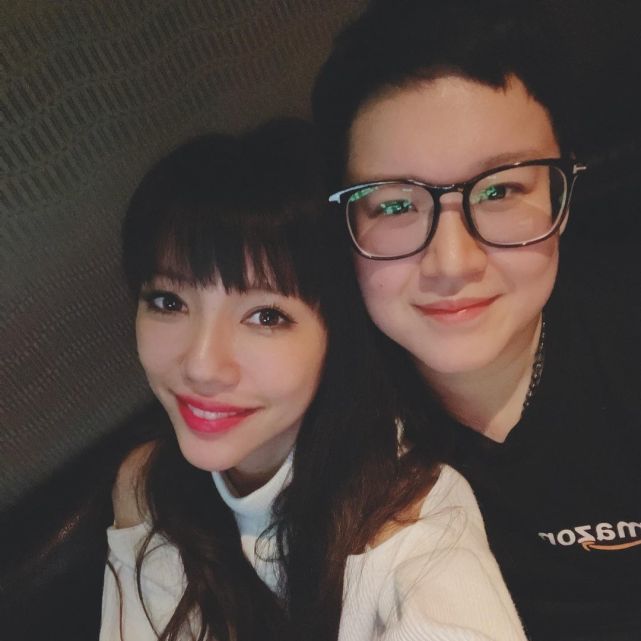 The media spread wildly about the intimate photos of Lee Jinglei and ...