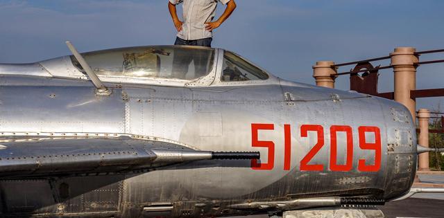 J-6 is the domestic fighter with the best actual combat performance. It ...